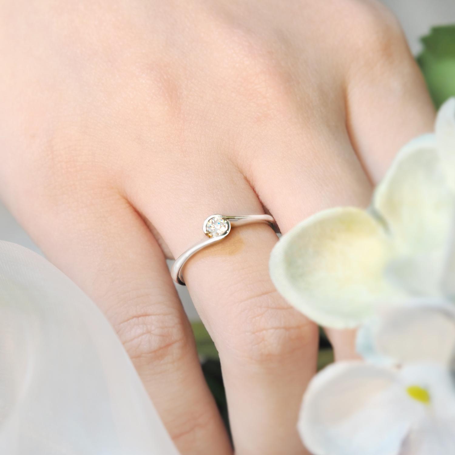 YING CHEN CHEN fine jewelry - YING CHEN CHEN fine jewelry 牽掛鉑金鑽戒 ...