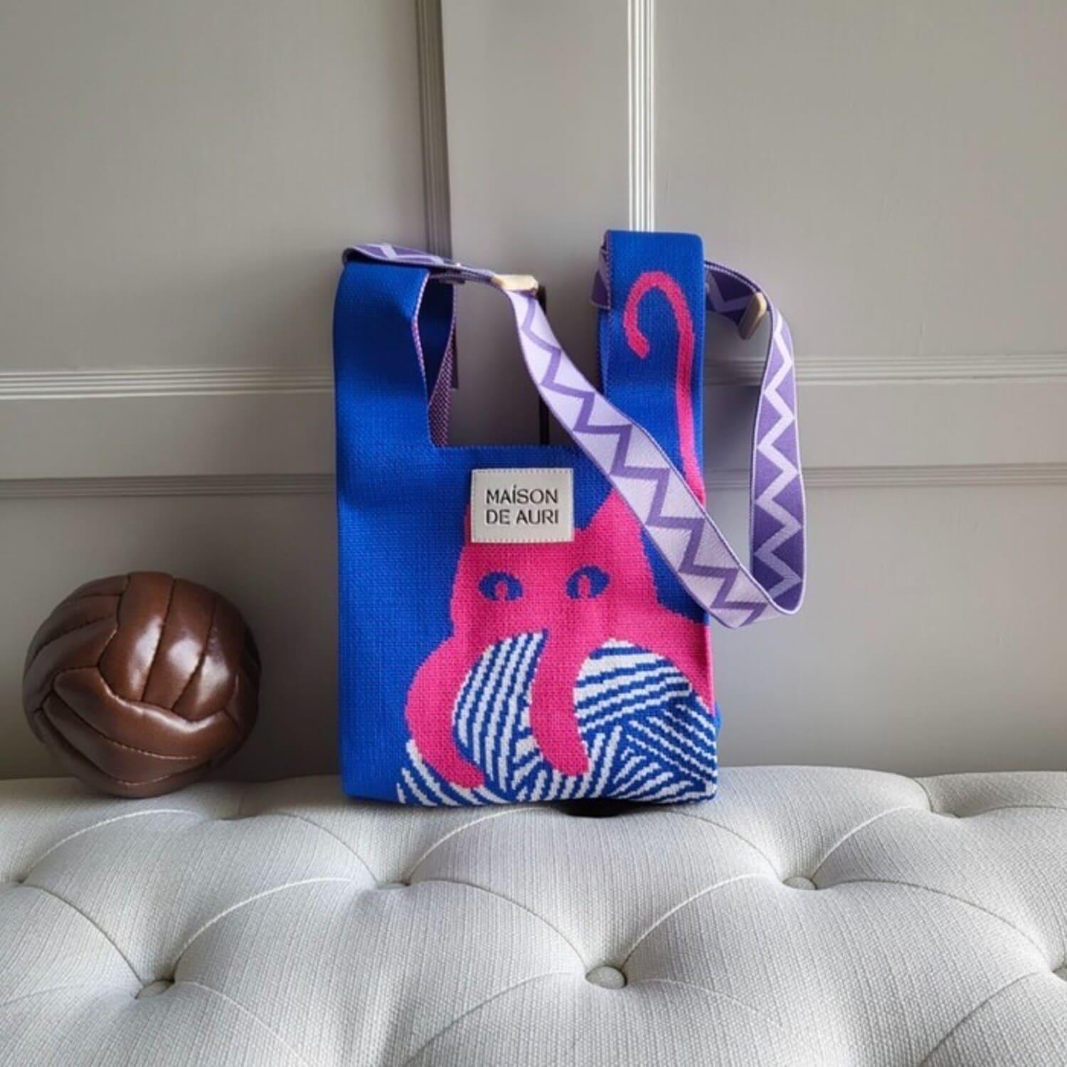 【Maison De Auri】 - 【Maison De Auri】Mini 小提包/ 厚針織/ Meow Blue 藍喵喵 - BreezeOnline 微風精品線上